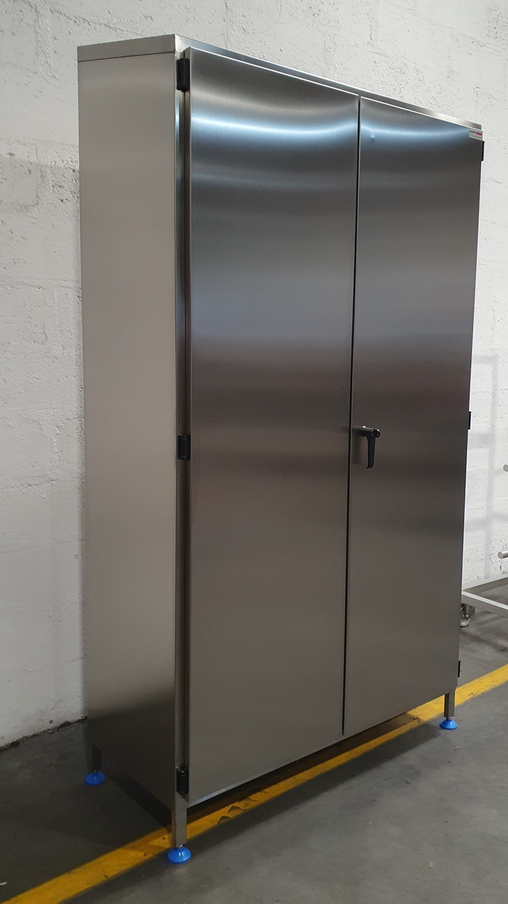 BOBET Matériel - Armoire inox 2x5 étagères - Nous équipons les…