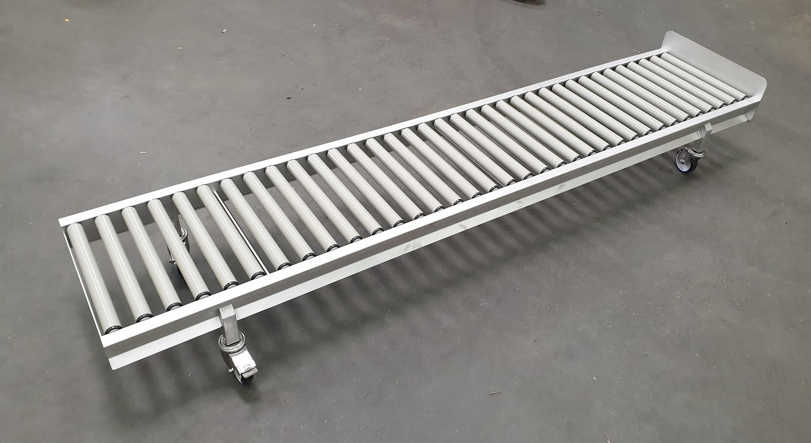 BOBET Matériel - Convoyeur gravitaire Lg 2500 - Nous équipons les…