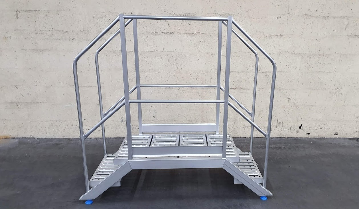 BOBET Matériel - Passerelle inox - Nous équipons les industriels…