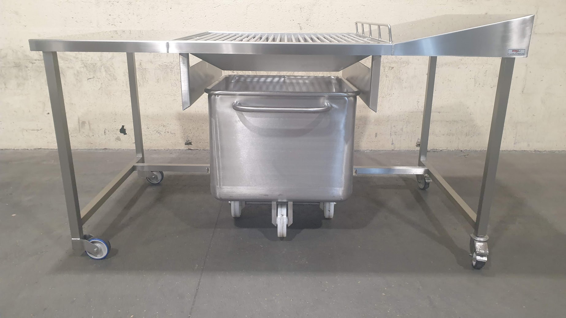 BOBET Matériel - Table inox de décaissage - Nous équipons les…