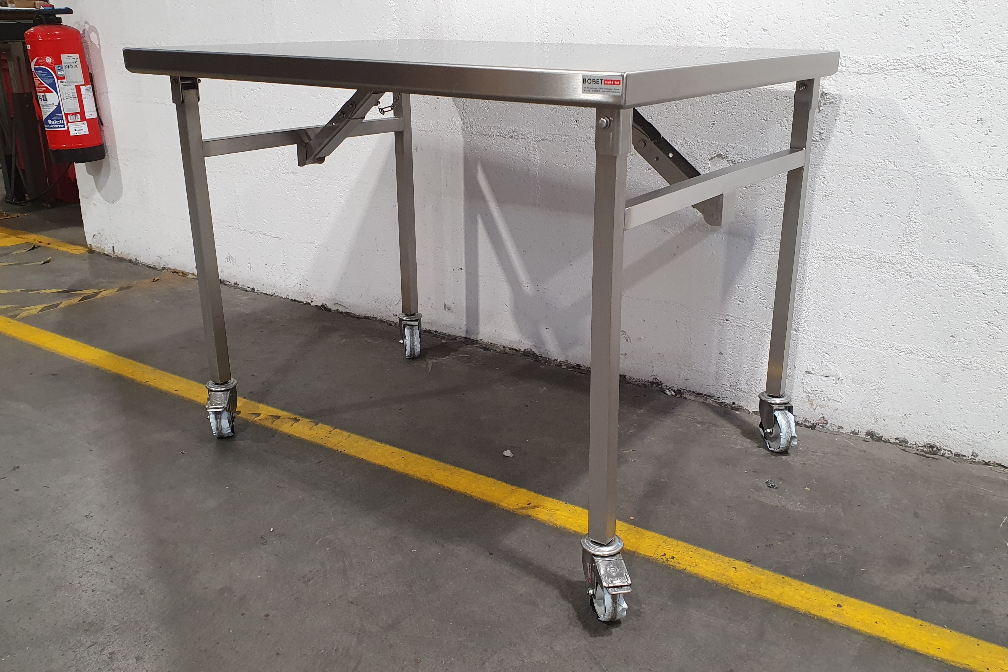 BOBET Matériel - Table pliante 1200x900mm sur roues - Nous…