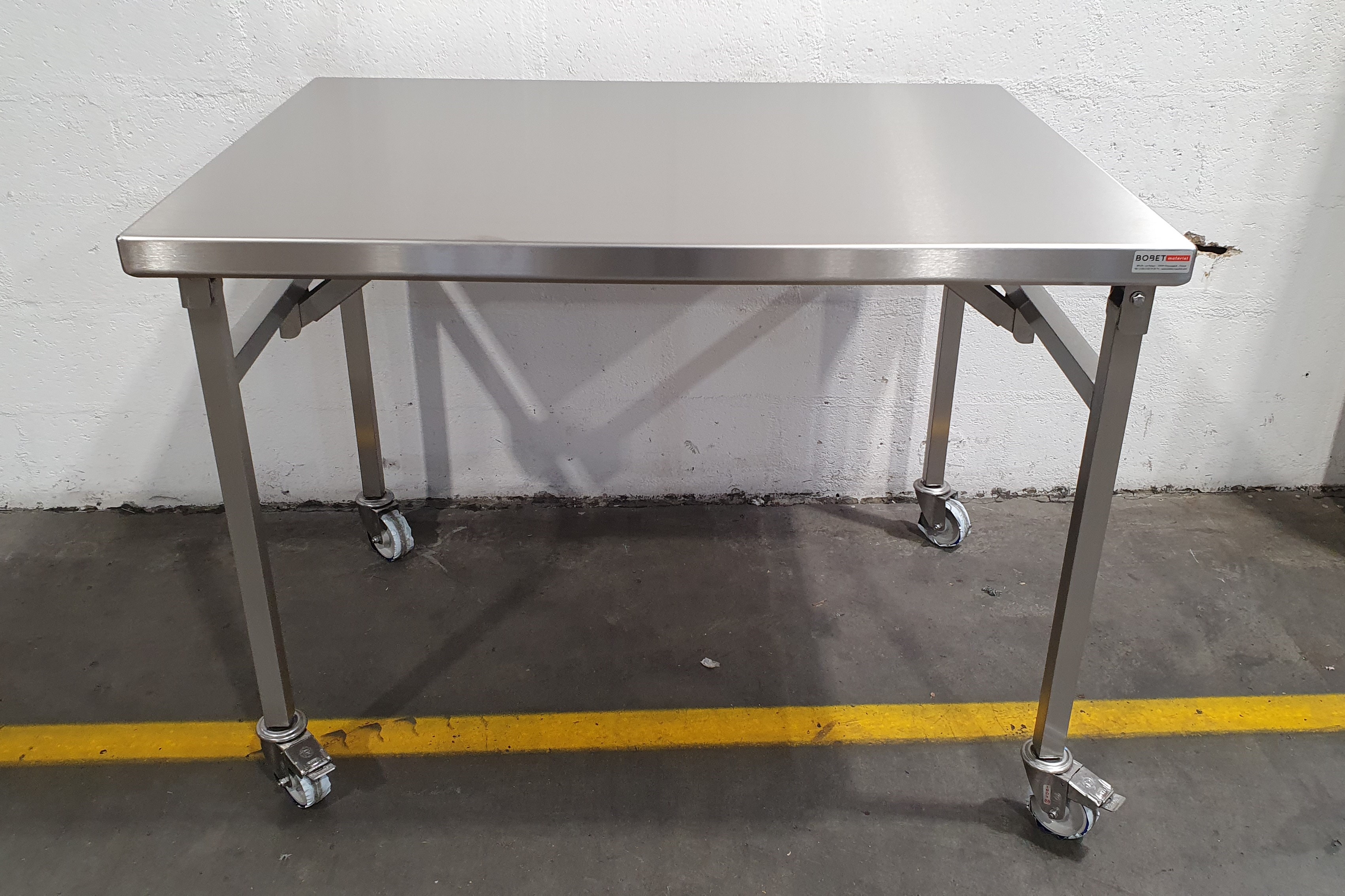 BOBET Matériel - Table pliante 1200x900mm sur roues - Nous…