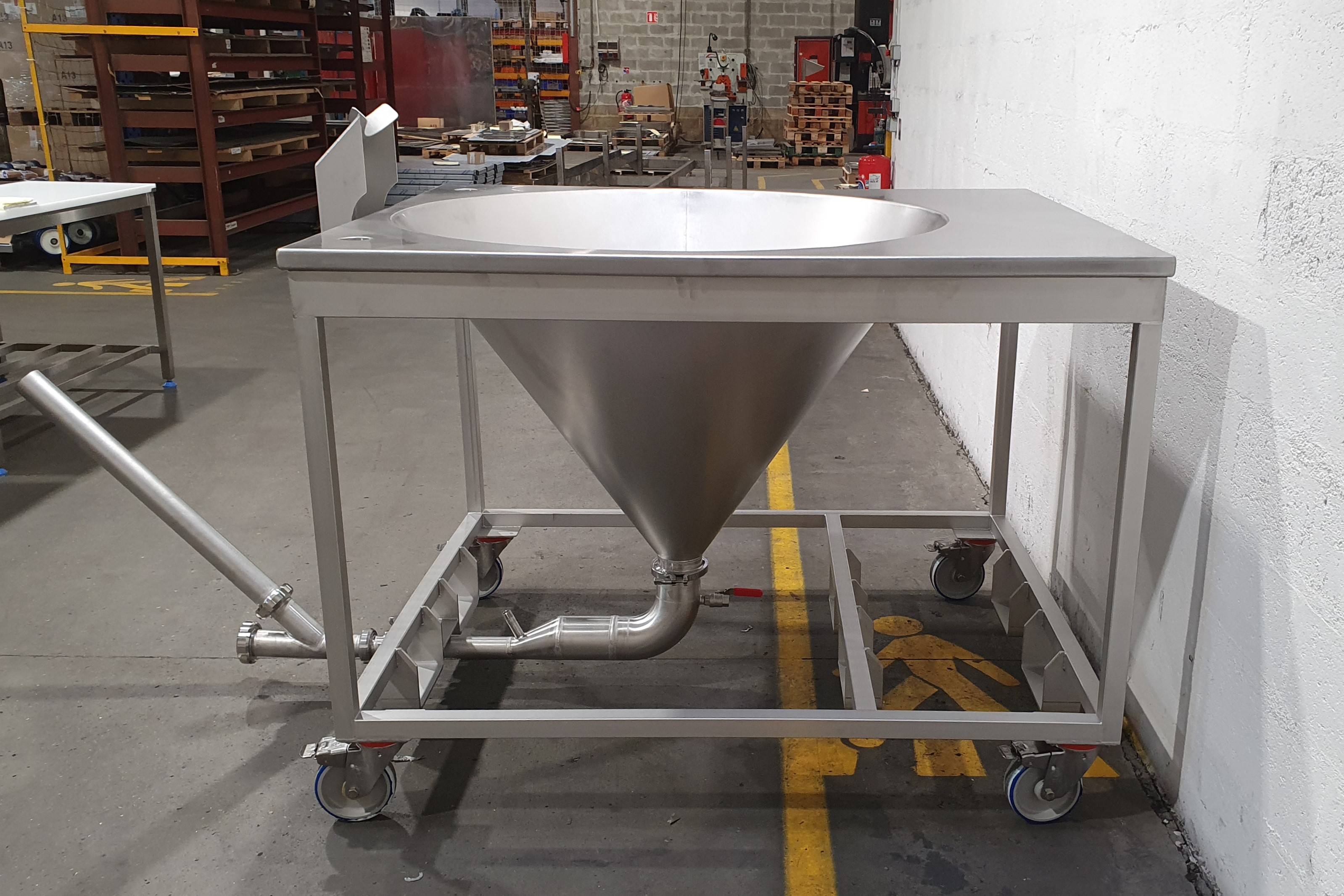 BOBET Matériel - Trémie inox 316L 285L - Nous équipons les…